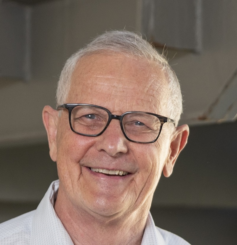 Ian MacDonald - Biographie